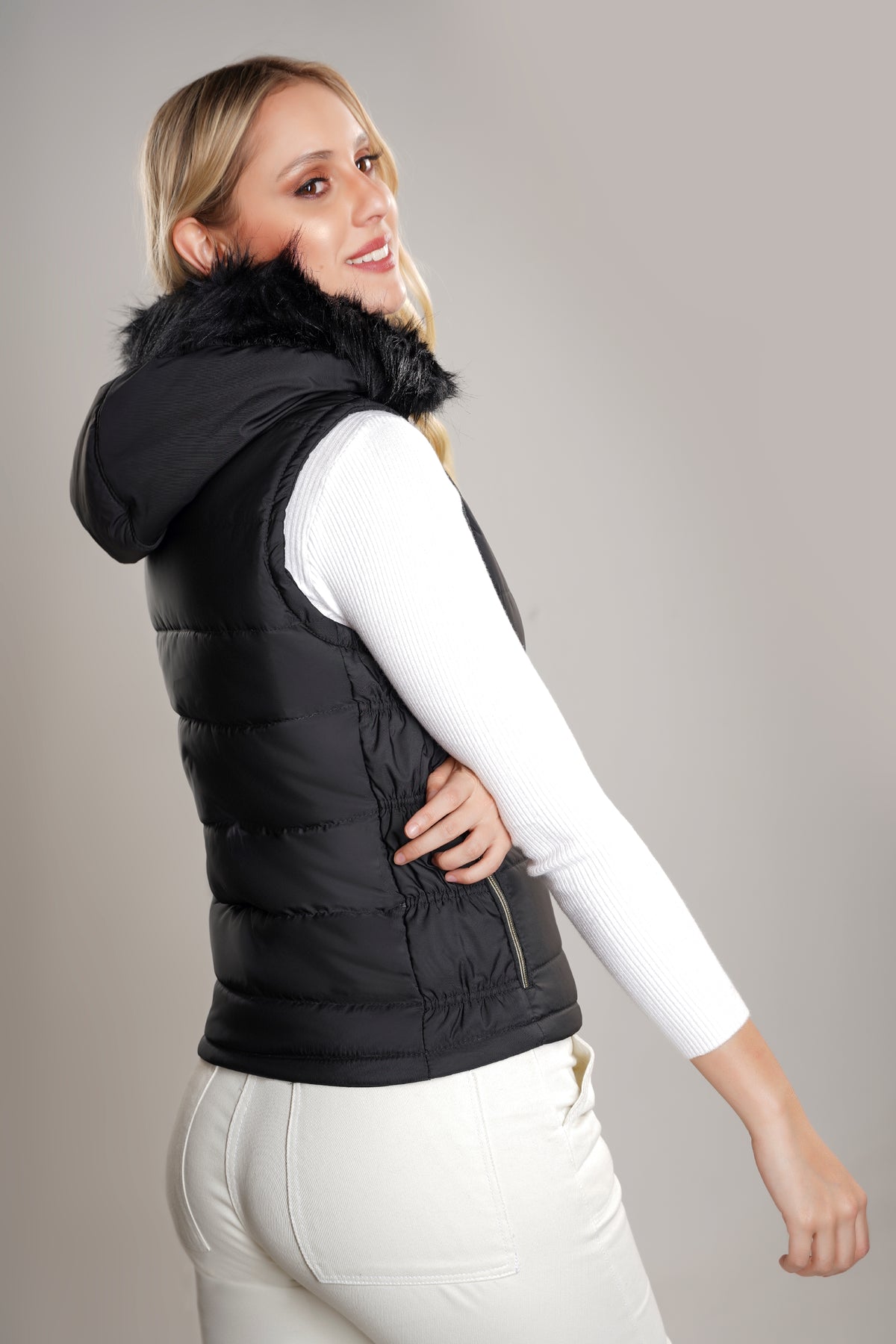 Chaleco impermeable ajustado Olivia | LINAJE REAL STORE